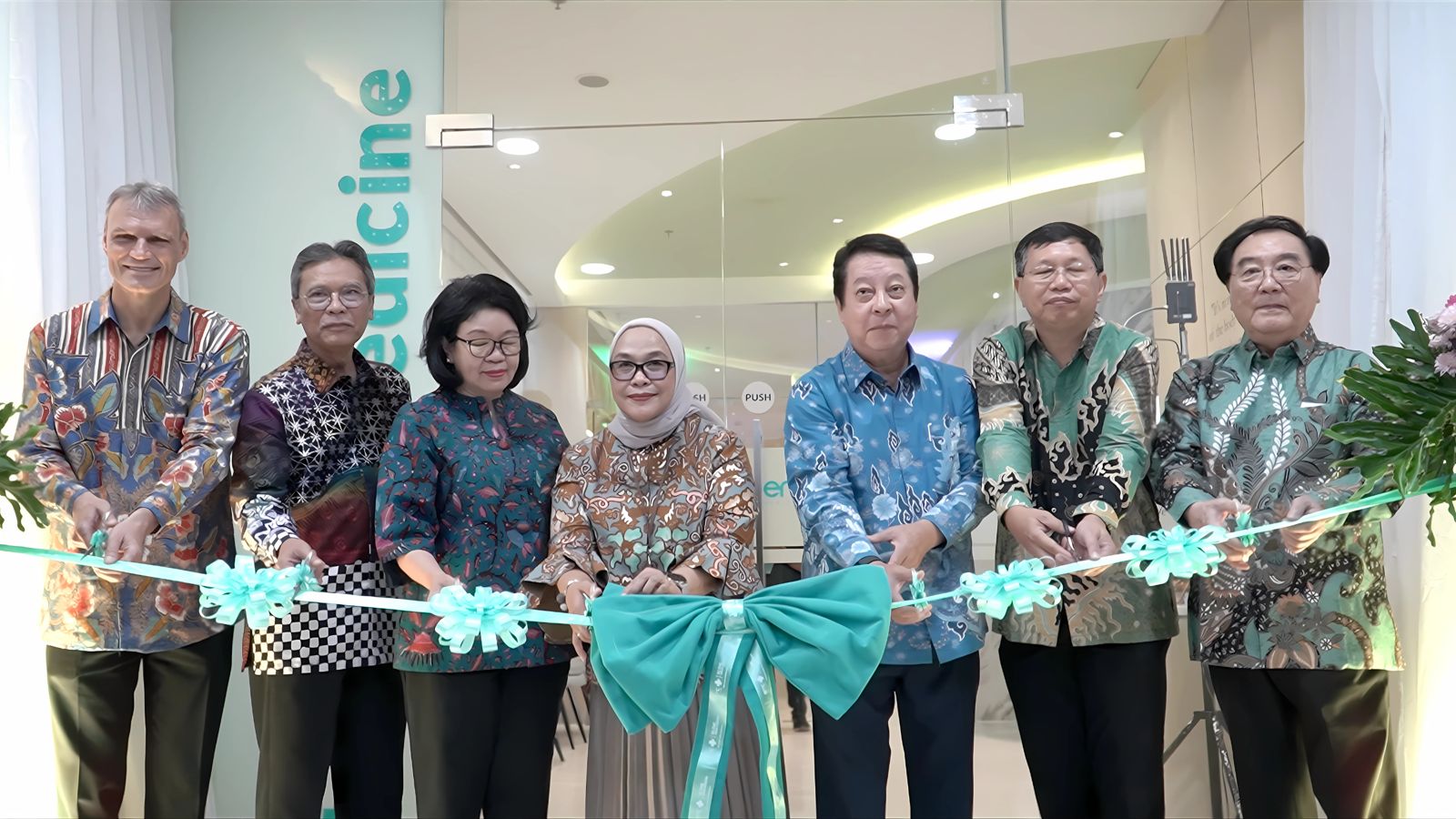 EMC Grha Kedoya Hospital Officially Launches the First Biograph Vision ...